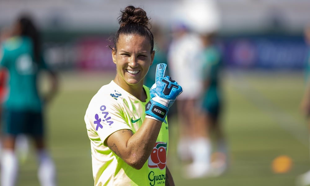 Tiểu Sử Aline Reis - Cầu Thủ Bóng Đá Tài Năng Và Tận Tâm