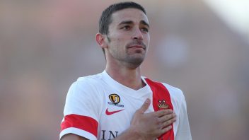 Ryan Fenech Là Ai? Sự Nghiệp Bóng Đá Thành Công Của Cựu Cầu Thủ